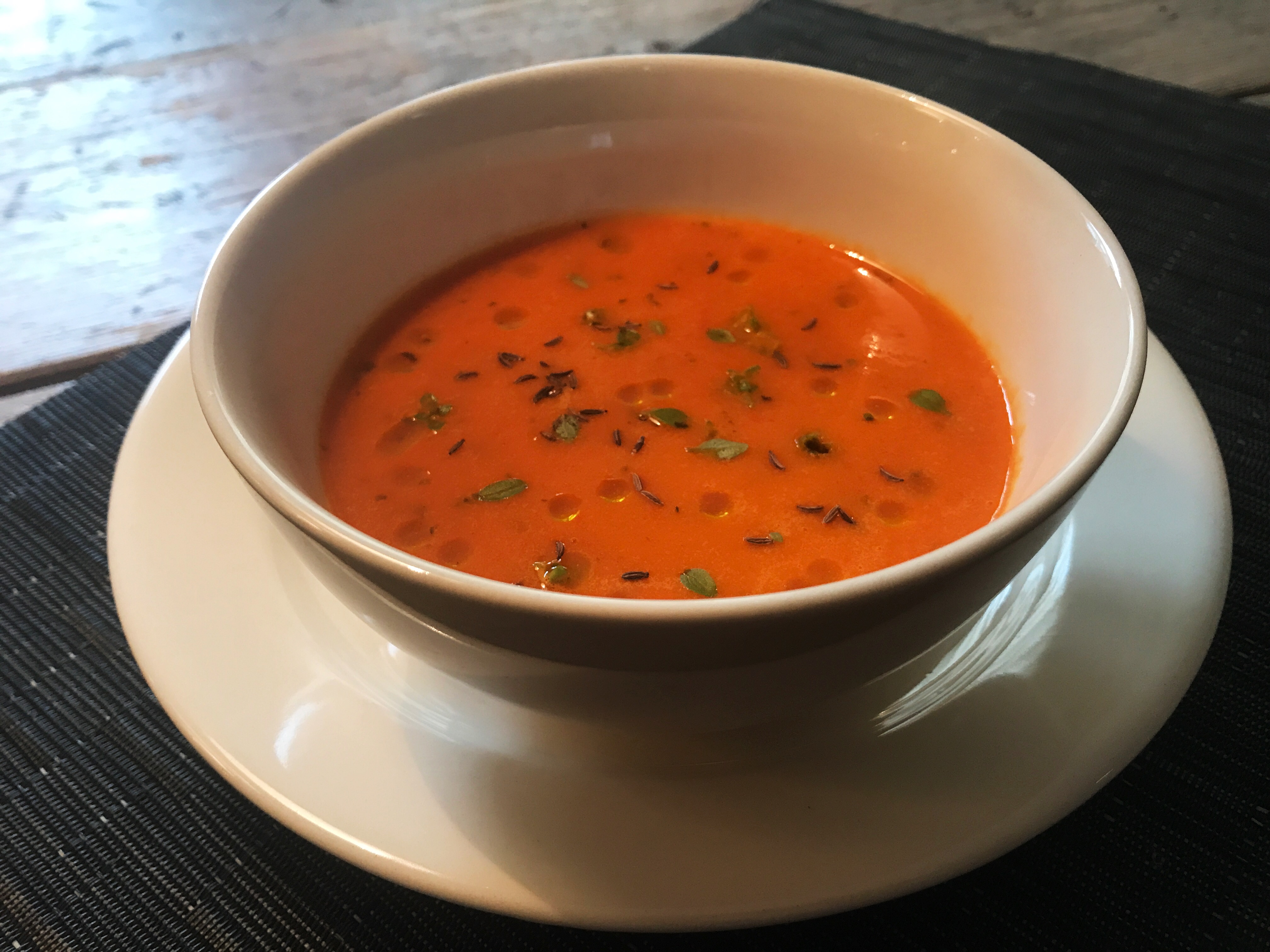 RODE PAPRIKASOEP MET TIJM – etenvanlientje